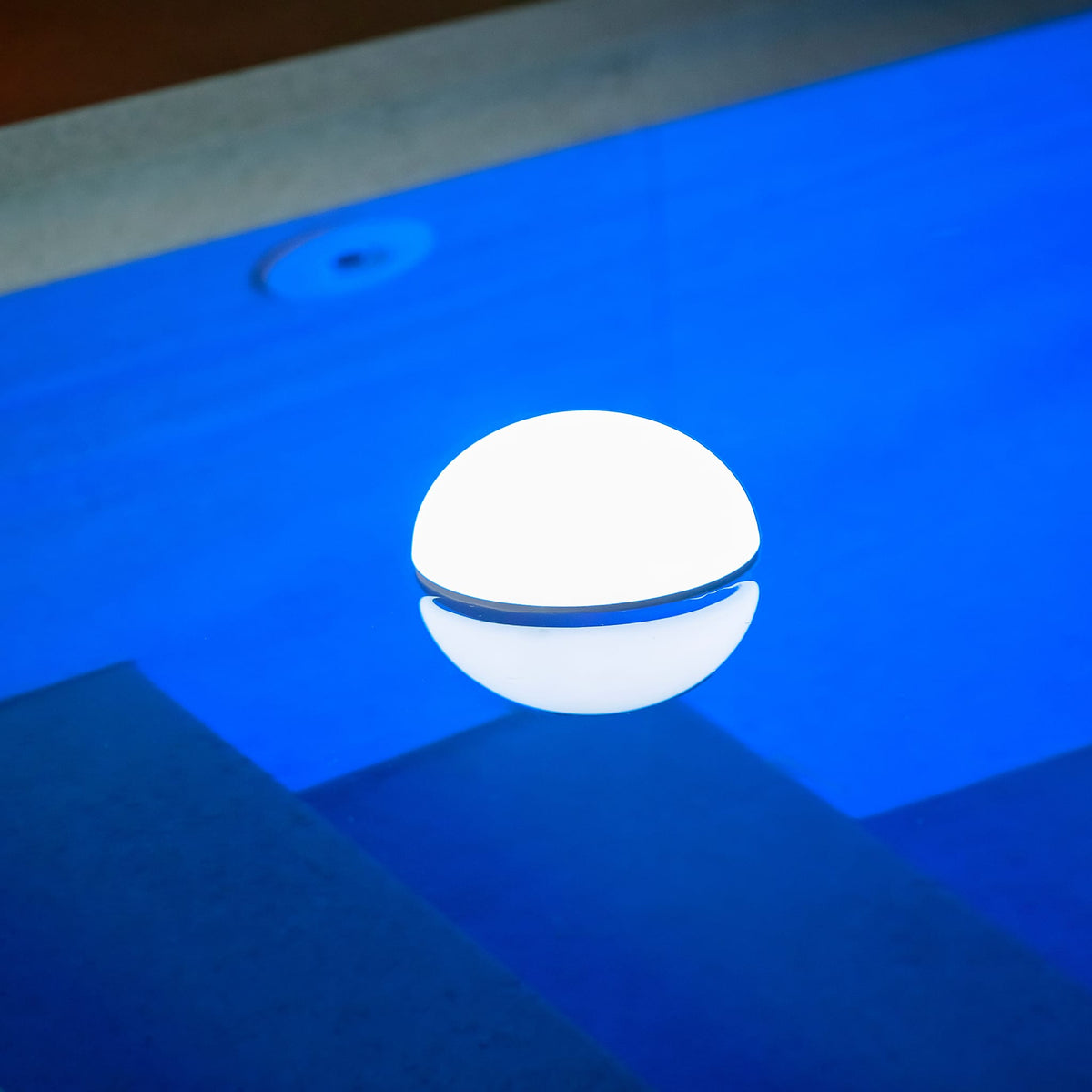 Coco Bulb: Magnetic, Portable & Rechargeable Light – Nüline Distribution